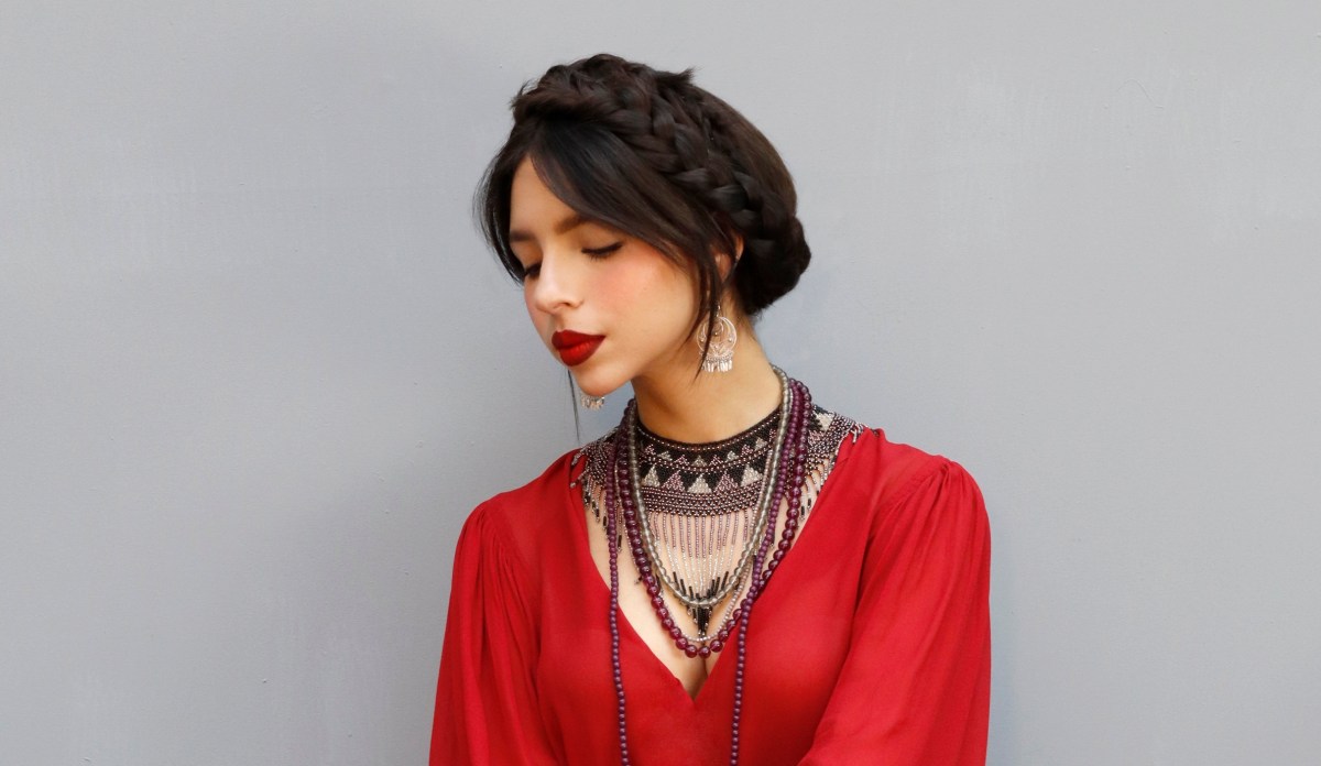 Ángela Aguilar estrenó el videoclip de su sencillo "Nadie Se Va Como ...