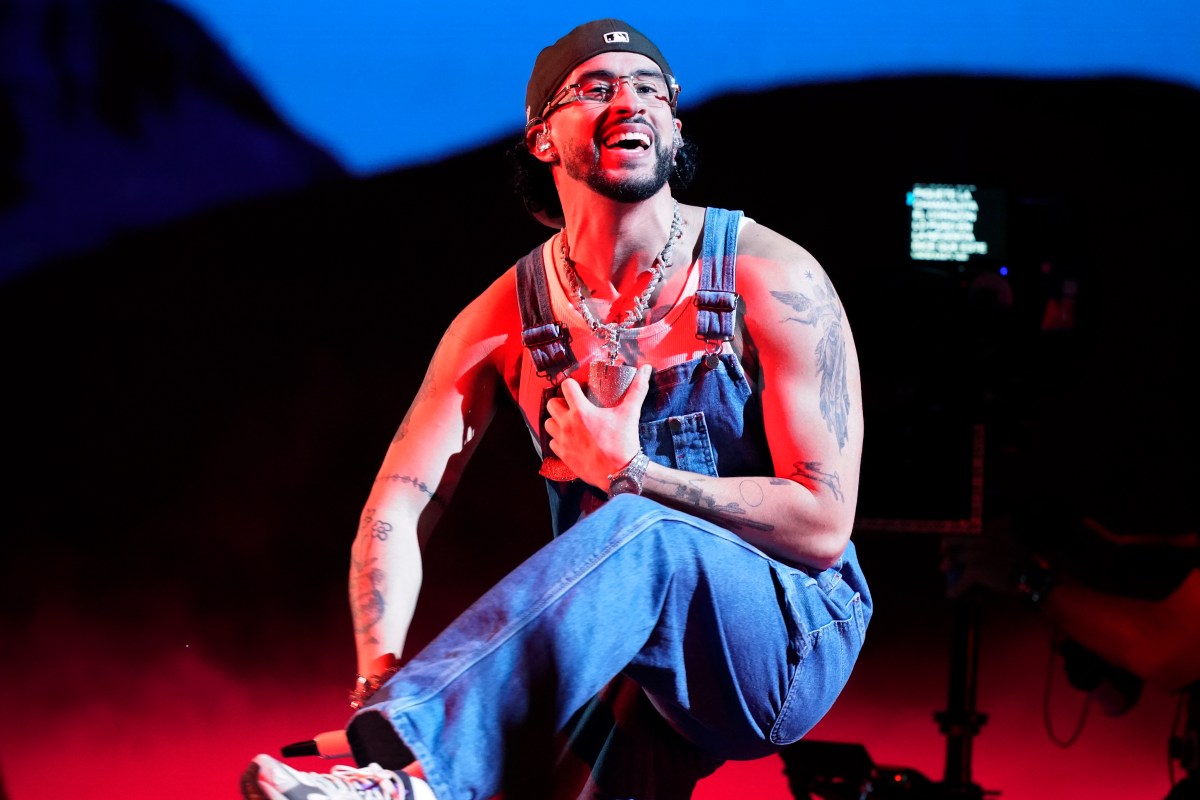 Bad Bunny narra la historia de cada canción en "DeBÍ TiRAR MáS FOToS ...