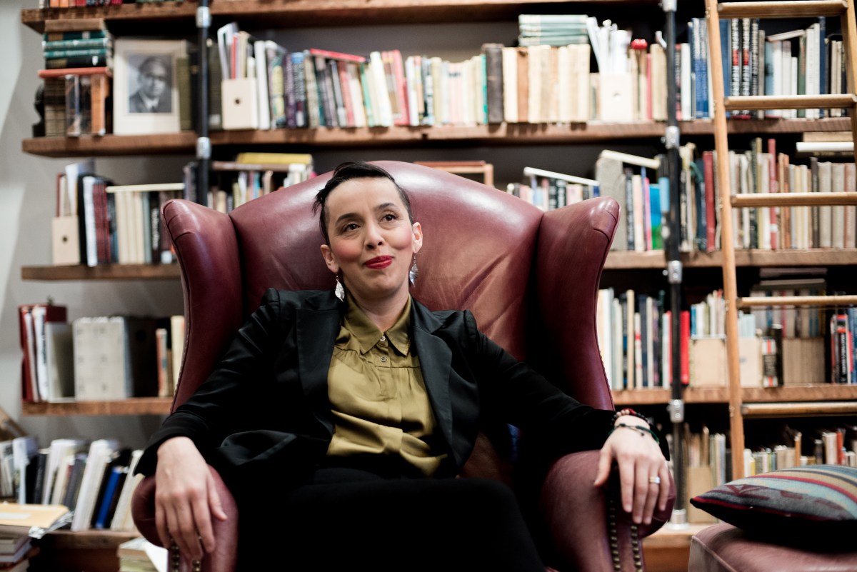 Edna Vázquez canta bajo sus propios términos - La Opinión