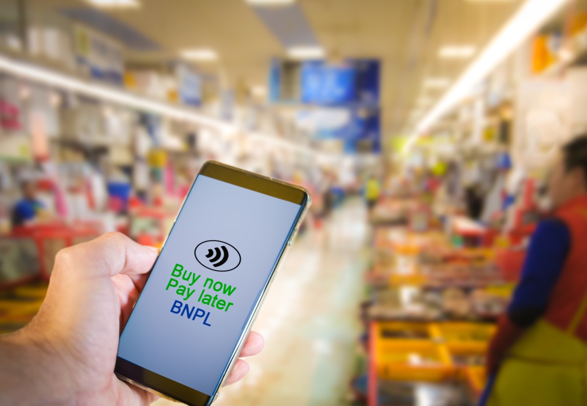 Compre ahora, pague después: más personas compran así sus alimentos - La Opinión