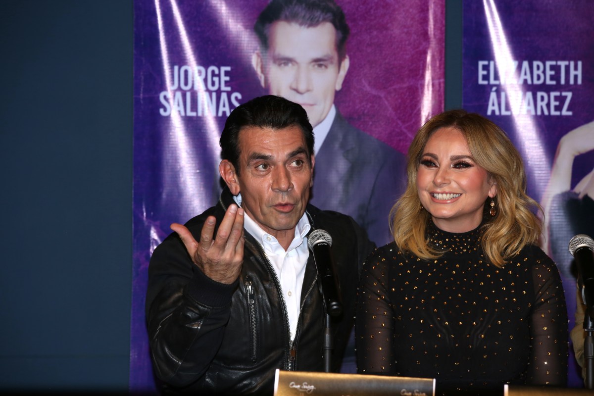 Elizabeth Álvarez declara su amor a Jorge Salinas, pero él le hace un ...