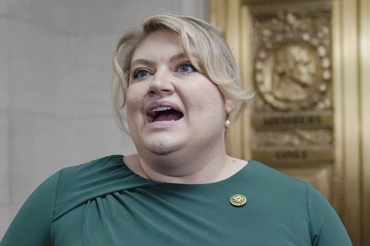Kat Cammack, representante por Florida, evacua su oficina después de ...