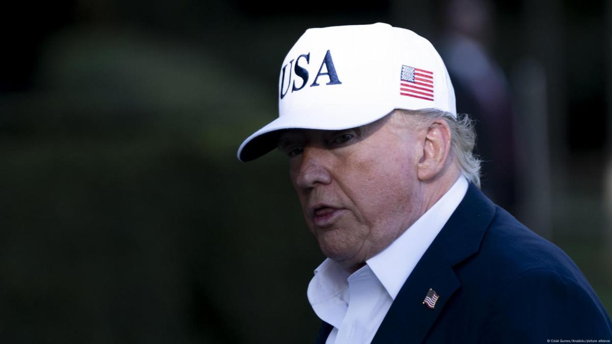 Trump pide a seguidores cesar ataques por archivos Epstein - La Opinión