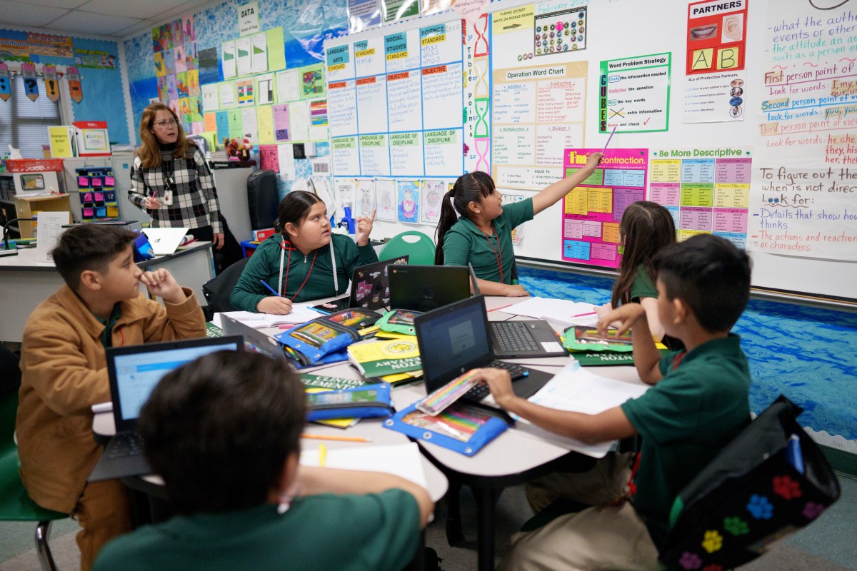 La administración Trump está reteniendo miles de millones en fondos ...