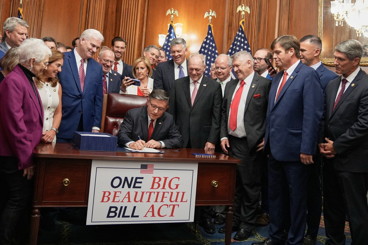 Big Beautiful Bill cambiará impuestos, SNAP, Medicaid y más - La Opinión
