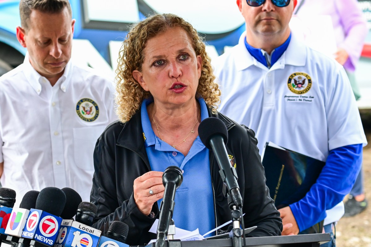 Demócratas de Florida denunciaron condiciones inhumanas en - La Opinión