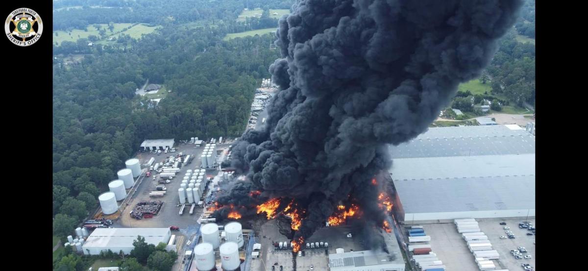 Explosión e incendio en planta de lubricantes en Louisiana obliga ...