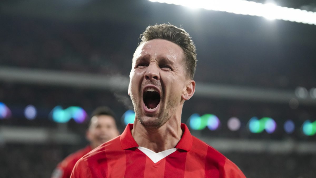 El Porto presentó a Luuk de Jong de forma inesperada y sin aviso - La Opinión