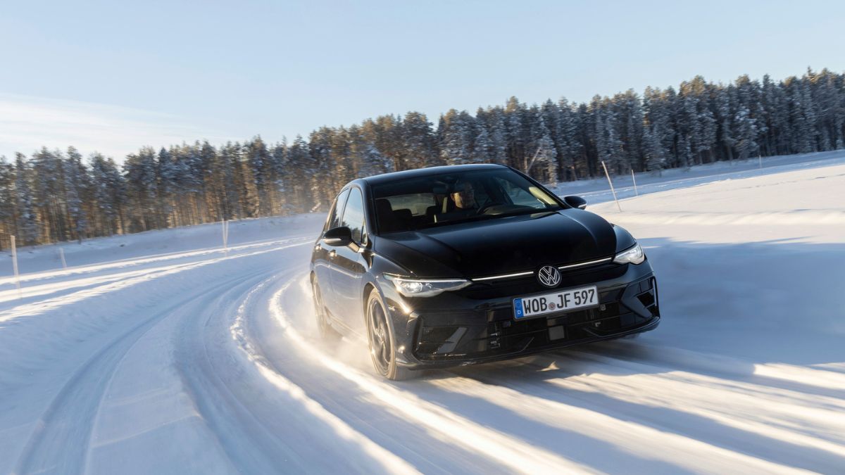 Probamos el VW Golf R Black Edition 2025: características y detalles a ...