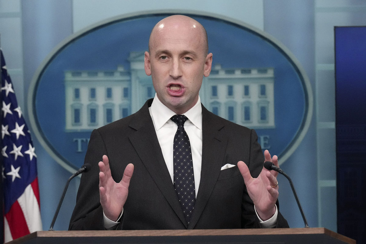 Stephen Miller llama "estúpidos hippies blancos" a quienes protestan en ...