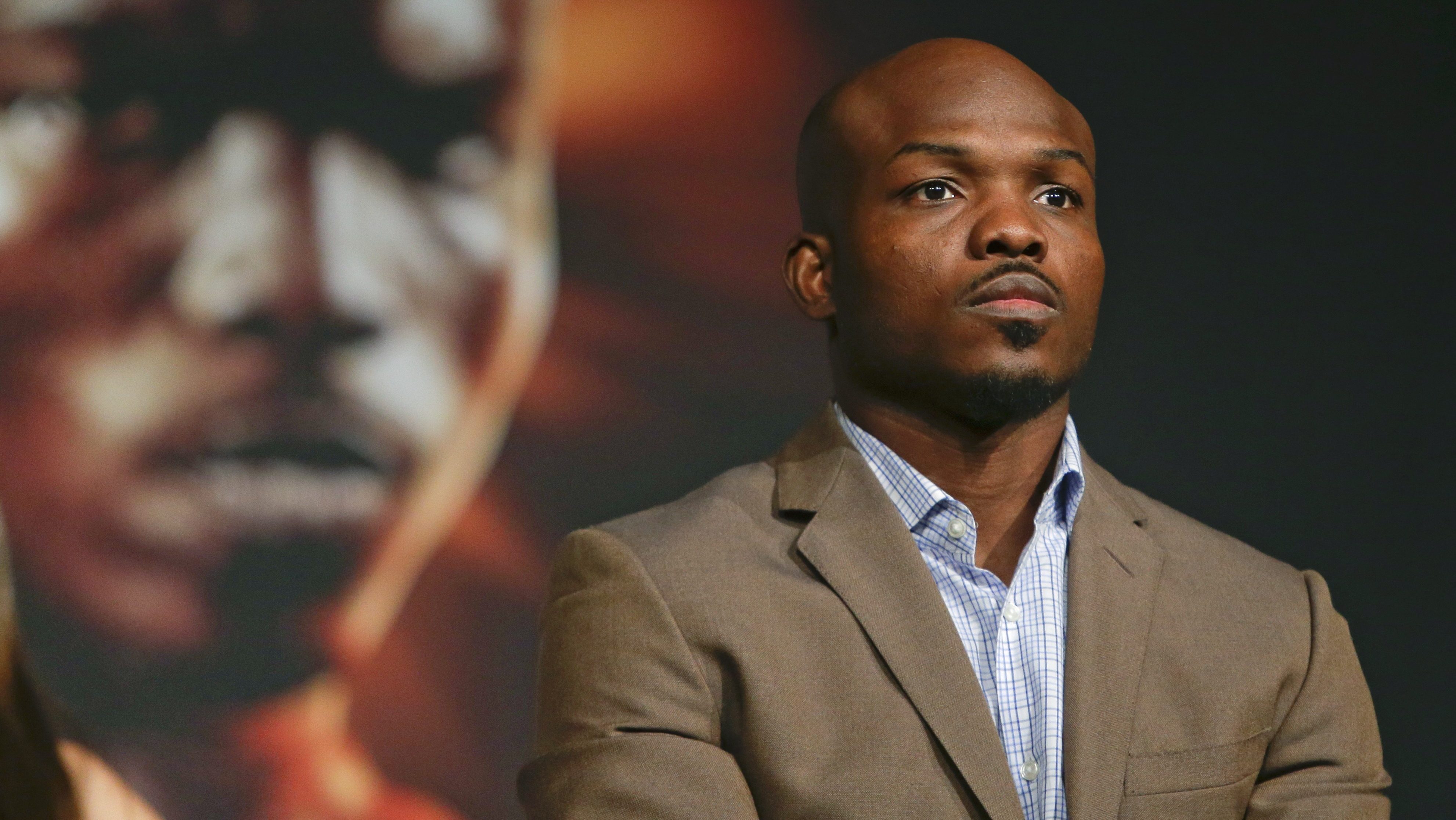 Timothy Bradley dice que Crawford debe imitar a Bivol para vencer a Canelo - La Opinión