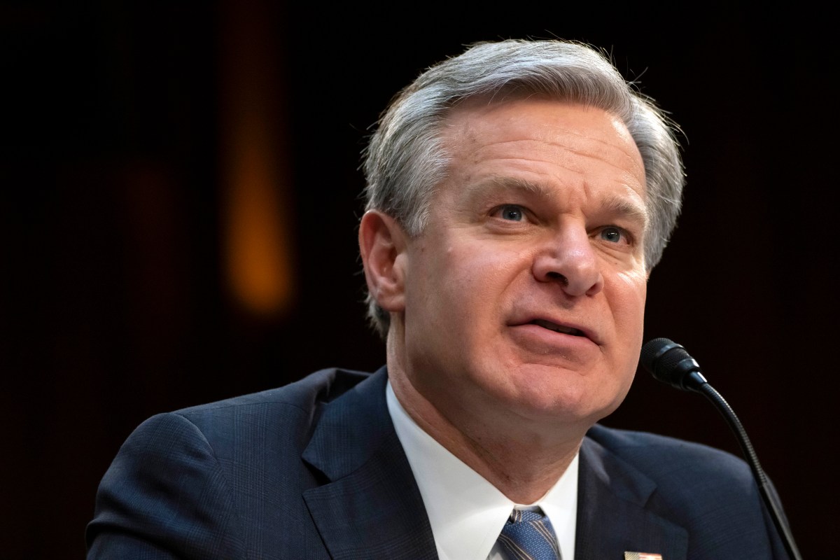 Trump acusó a Wray de mentir sobre las acciones del FBI durante el ...
