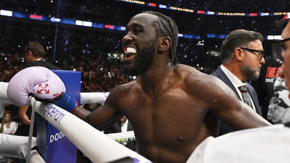Stephen Edwards duda que Crawford pueda vencer a Benavídez - La Opinión