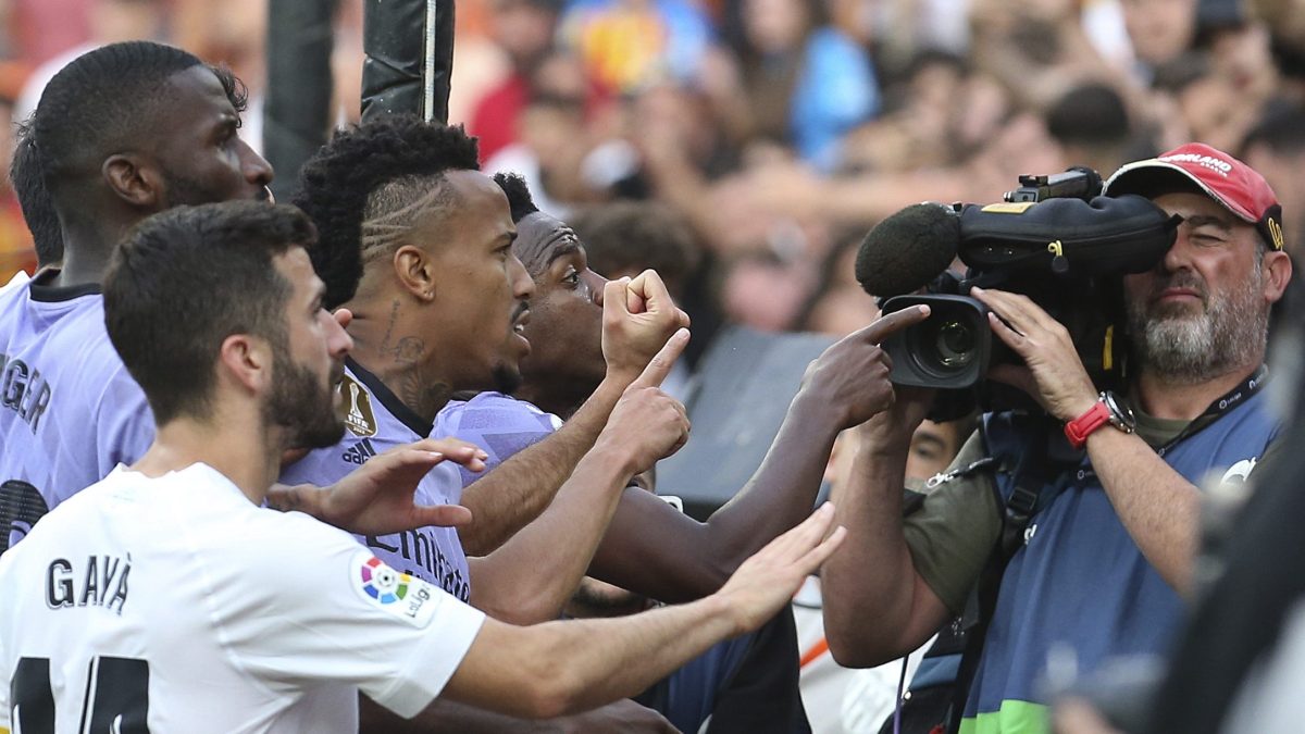 El Valencia CF demanda a Netflix y a la productora del documental de Vinícius Jr. por ...