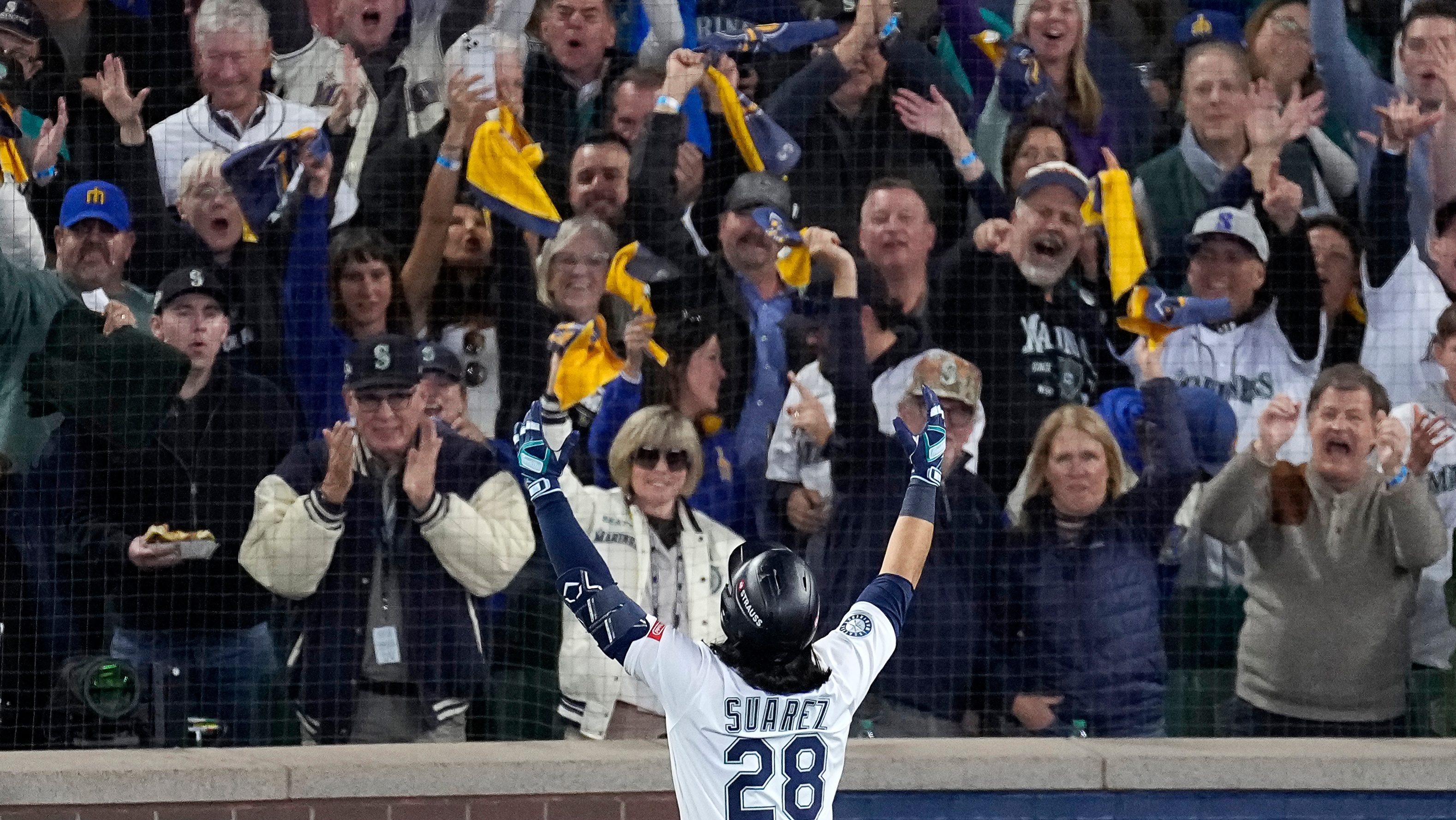 Eugenio Suárez pone a Seattle a una victoria de su primera Serie ...