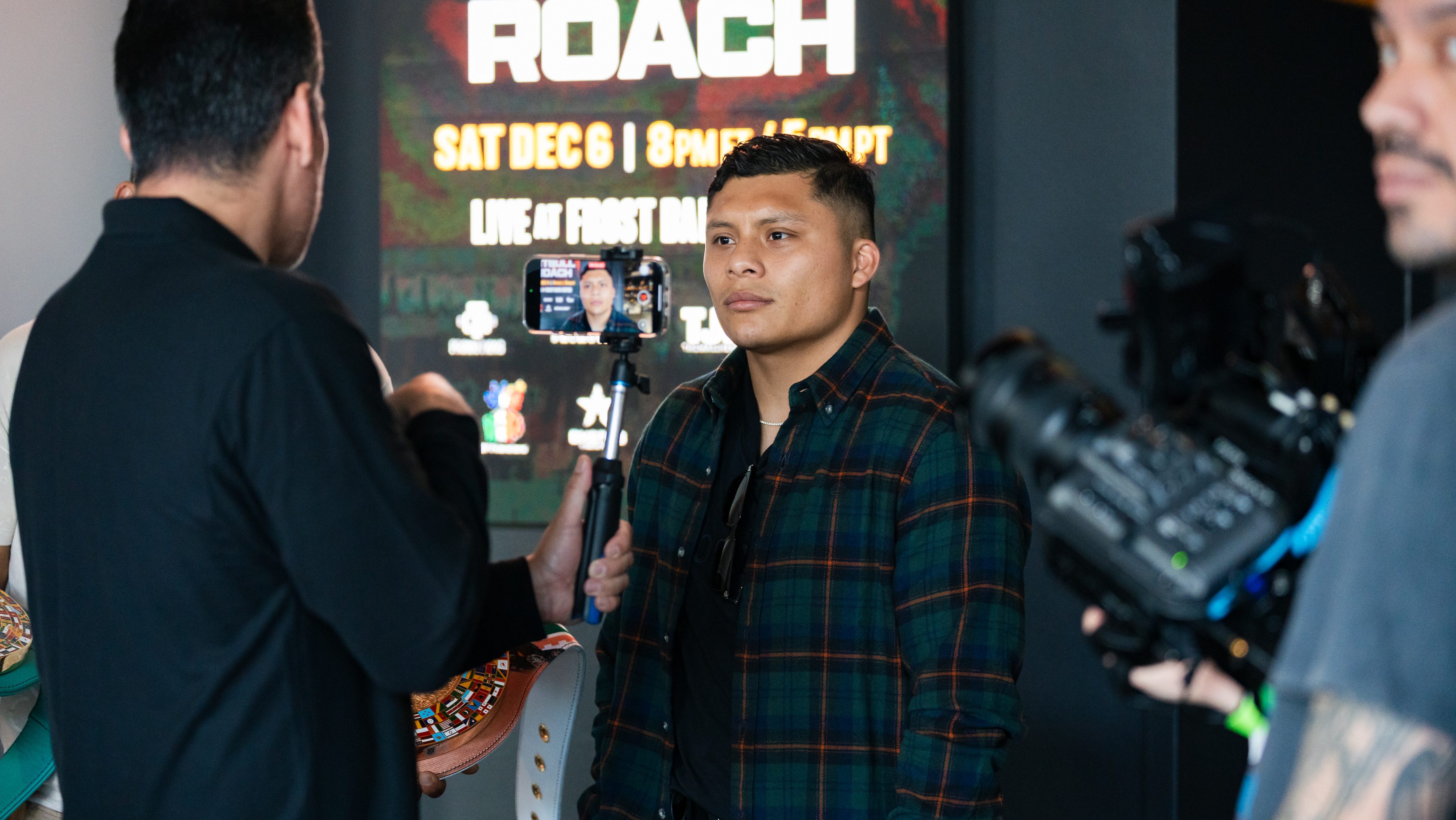 Pitbull Cruz advierte a Roach: "Sé que soy capaz de noquearlo" - La Opinión