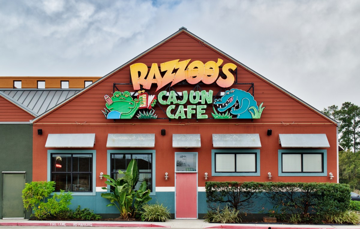 Razzoo's Cajun Cafe se declara en bancarrota tras fuerte caída de sus ...