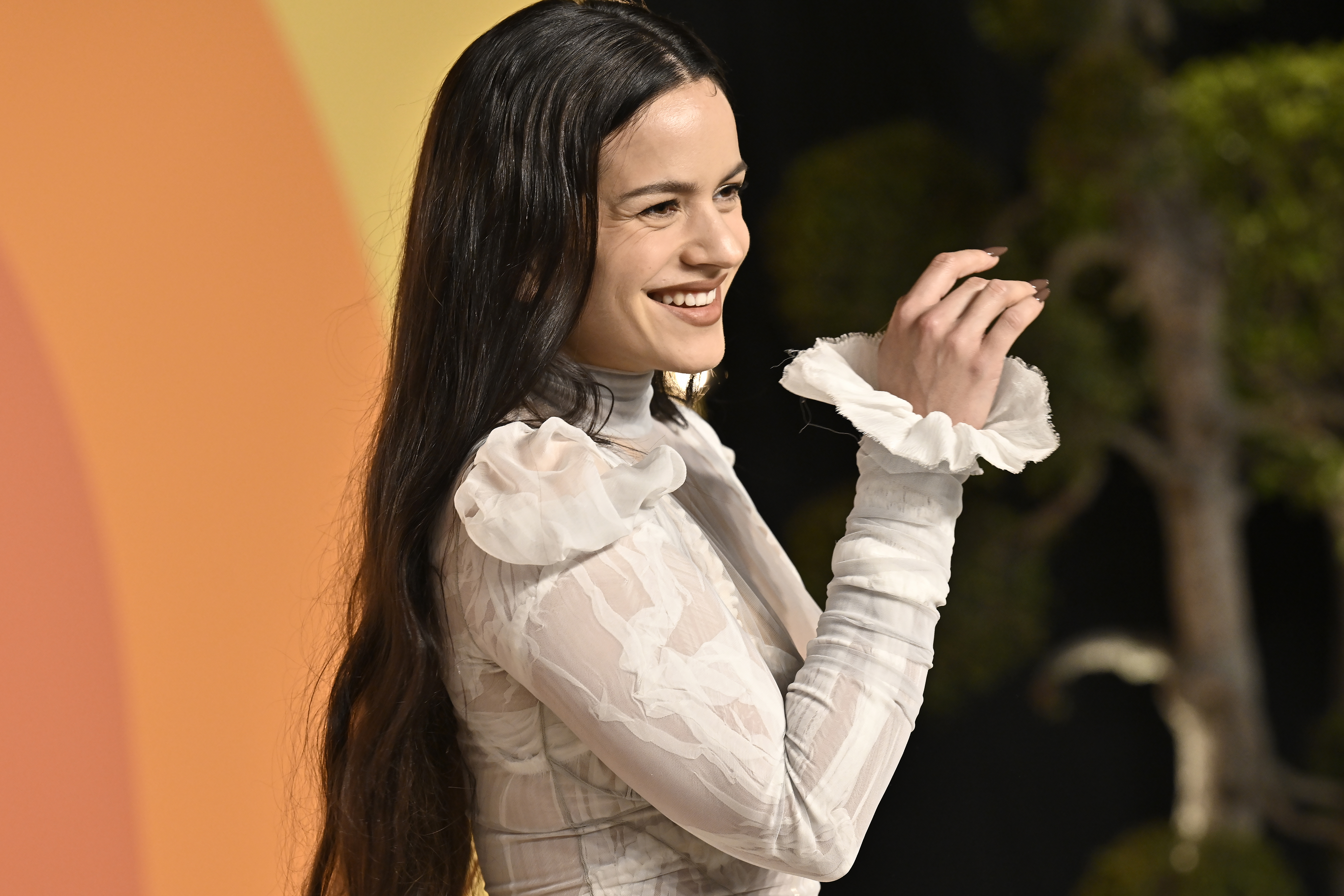 Rosalía lanzó “Berghain”, el primer tema de Lux - La Opinión