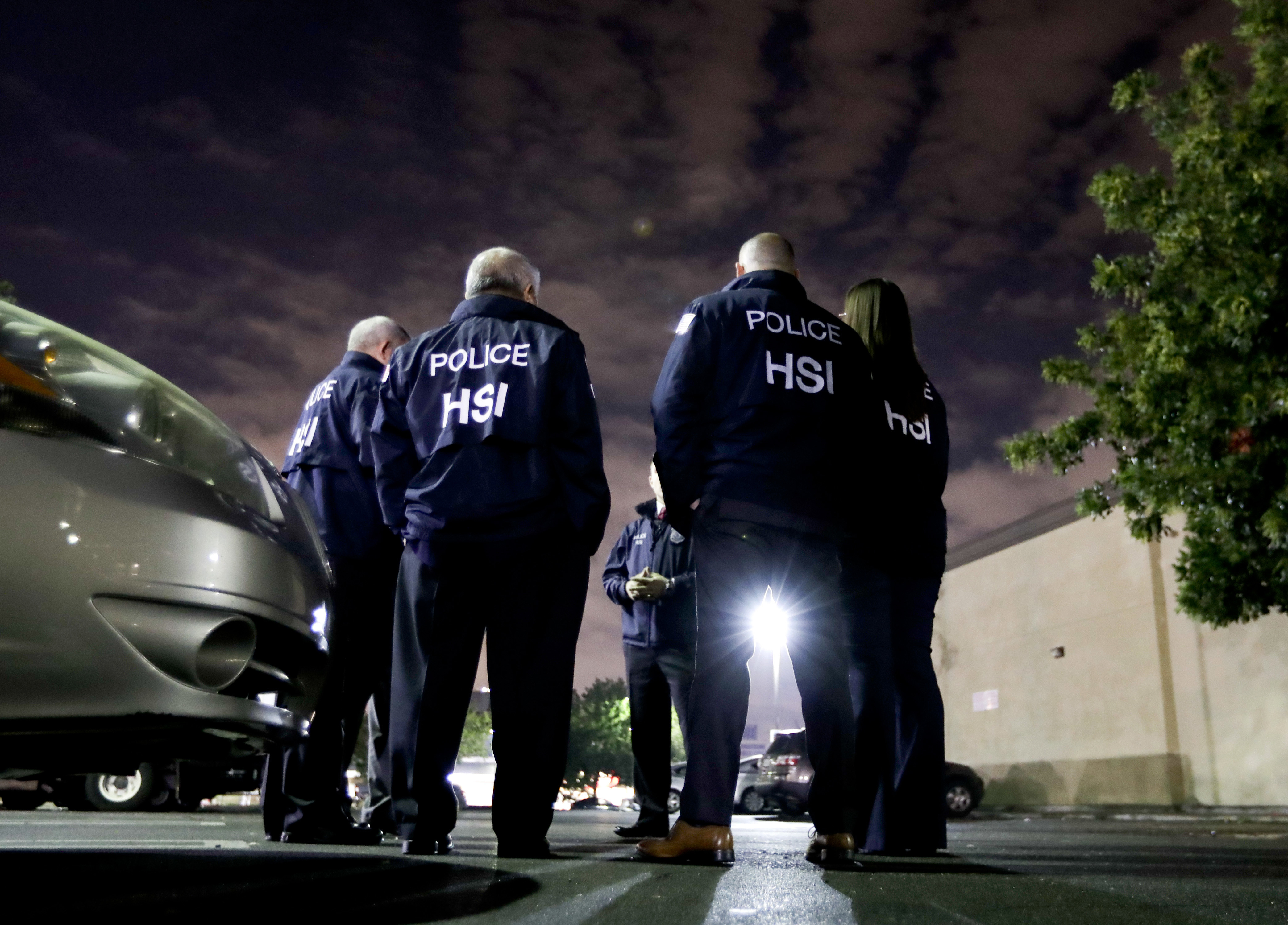 Agentes de ICE en Los Ángeles causaron un tiroteo con dos lesionados ...