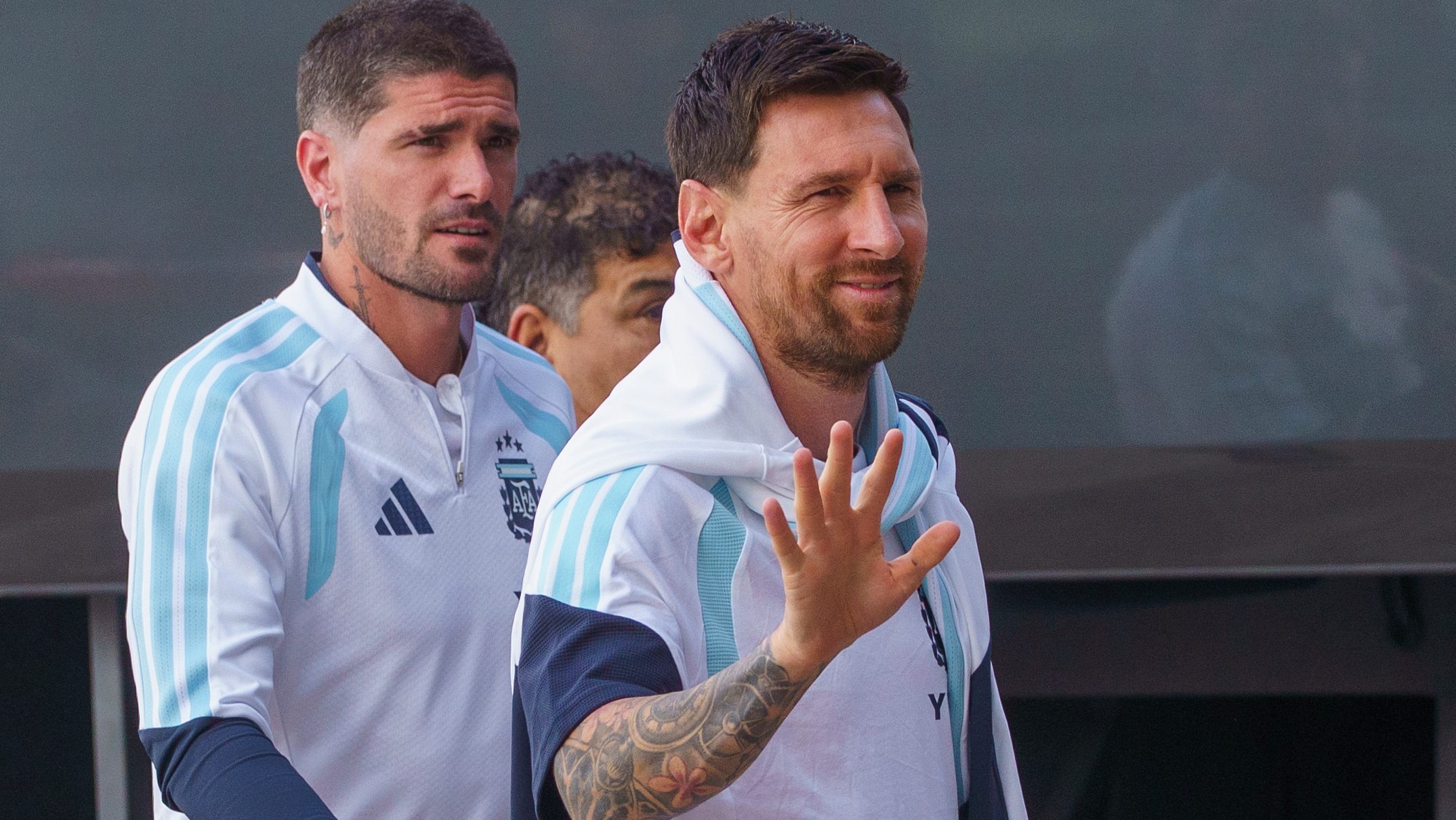 Messi podría seguir ligado al fútbol como propietario de equipo - La ...