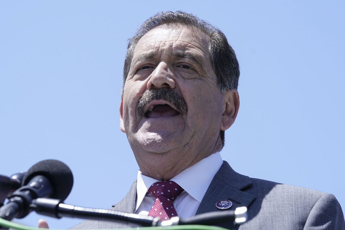 El retiro del demócrata “Chuy” García genera controversia en la Cámara ...