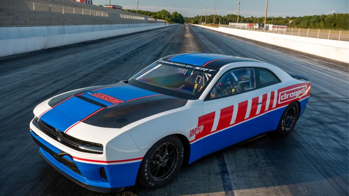El legendario Hemi V8 revive en el Dodge Charger Drag Pak 2026 - La Opinión