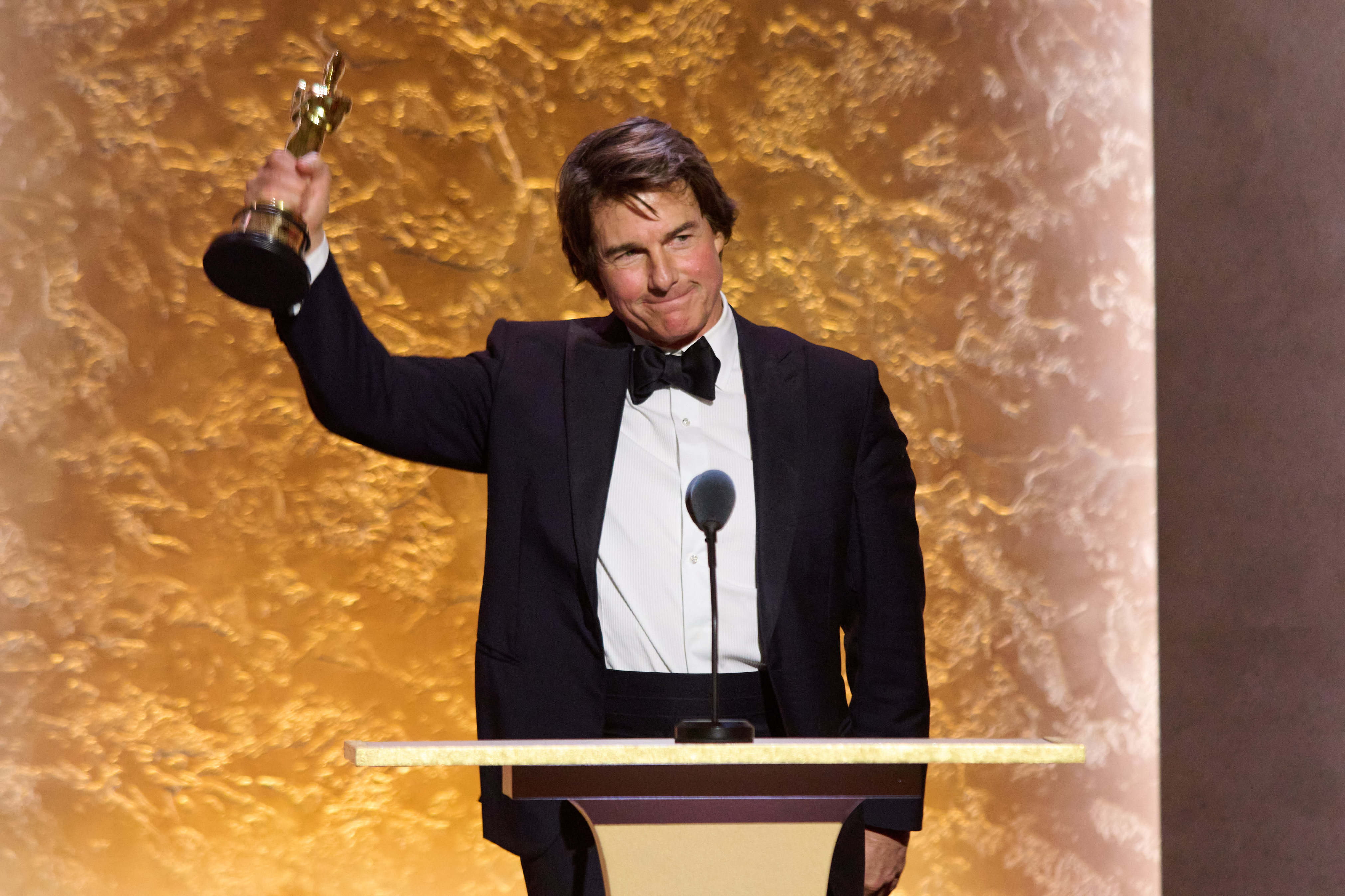 Tom Cruise ya tiene su premio Óscar - La Opinión