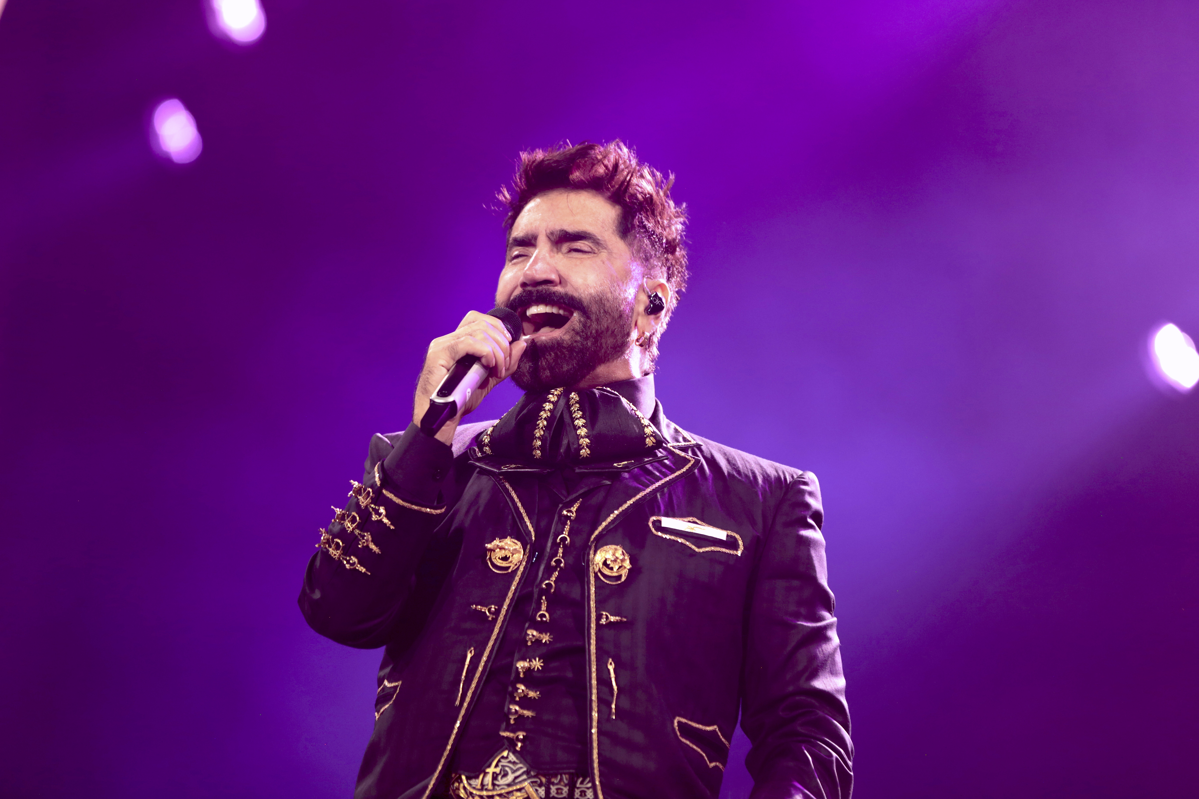 Alejandro Fernández comparte planes de crear un museo en honor a Vicente Fernández - La Opinión