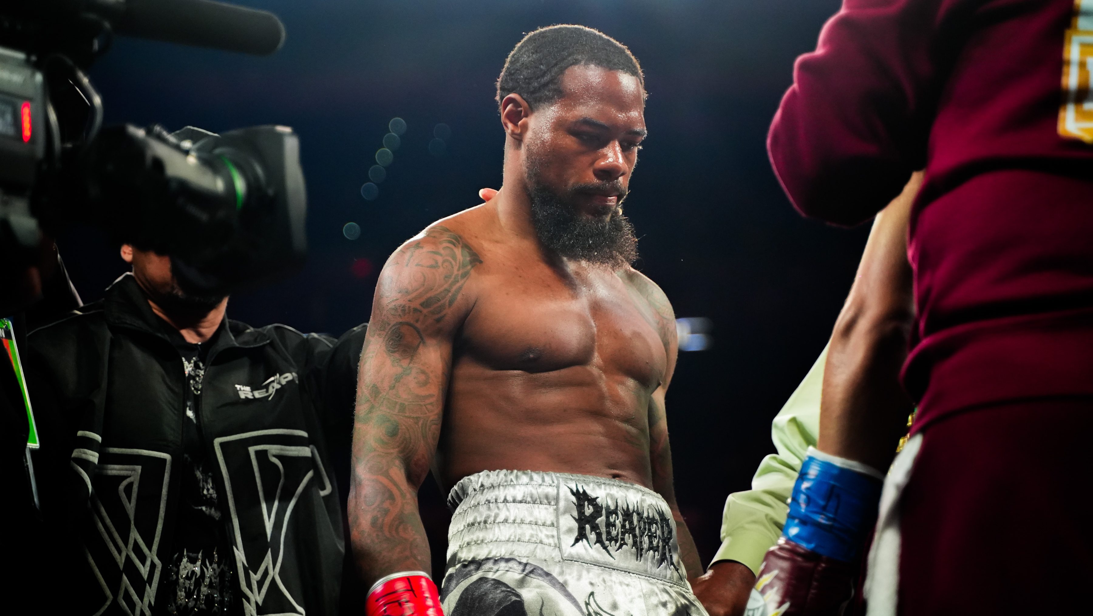 Lamont Roach peleó con una mano rota ante Pitbull Cruz - La Opinión