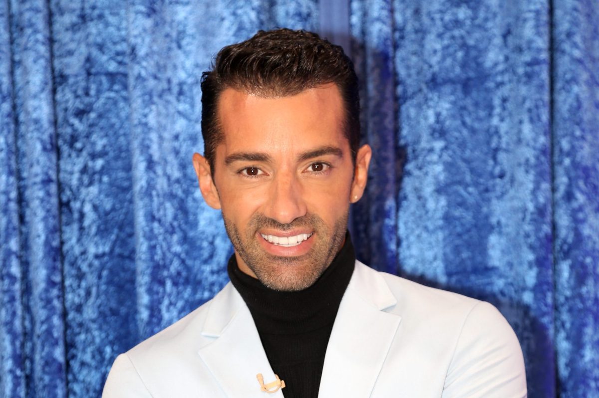 Toni Costa lanza indirecta en plena celebración con su novia: “El mal ...