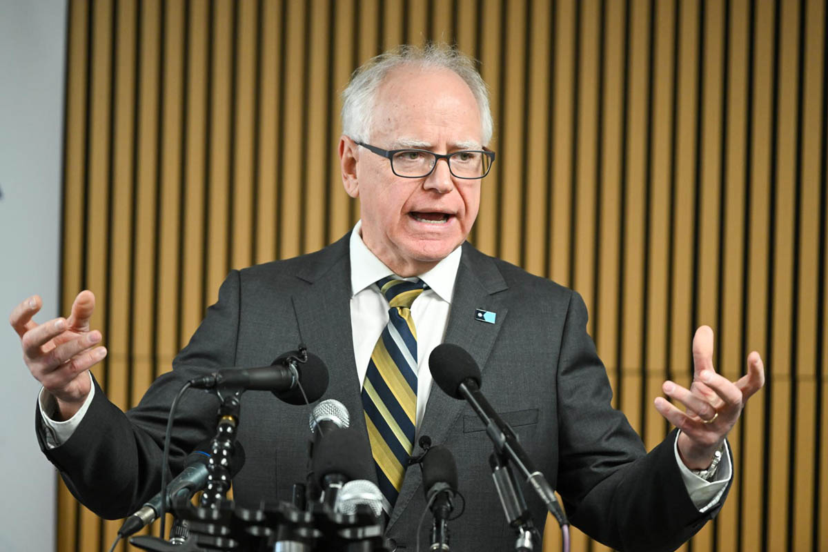 Tim Walz le pide a Donald Trump detener su campaña de represalias en ...