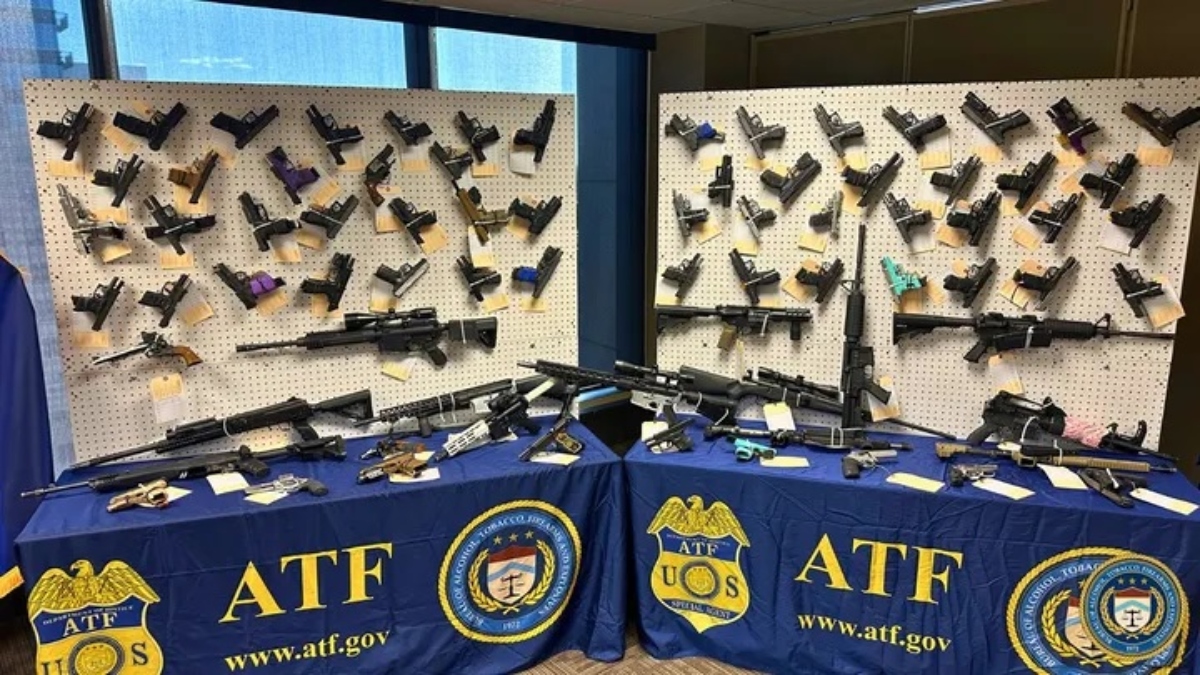 La ATF destacó el decomiso de más de 36,000 armas en esta ...