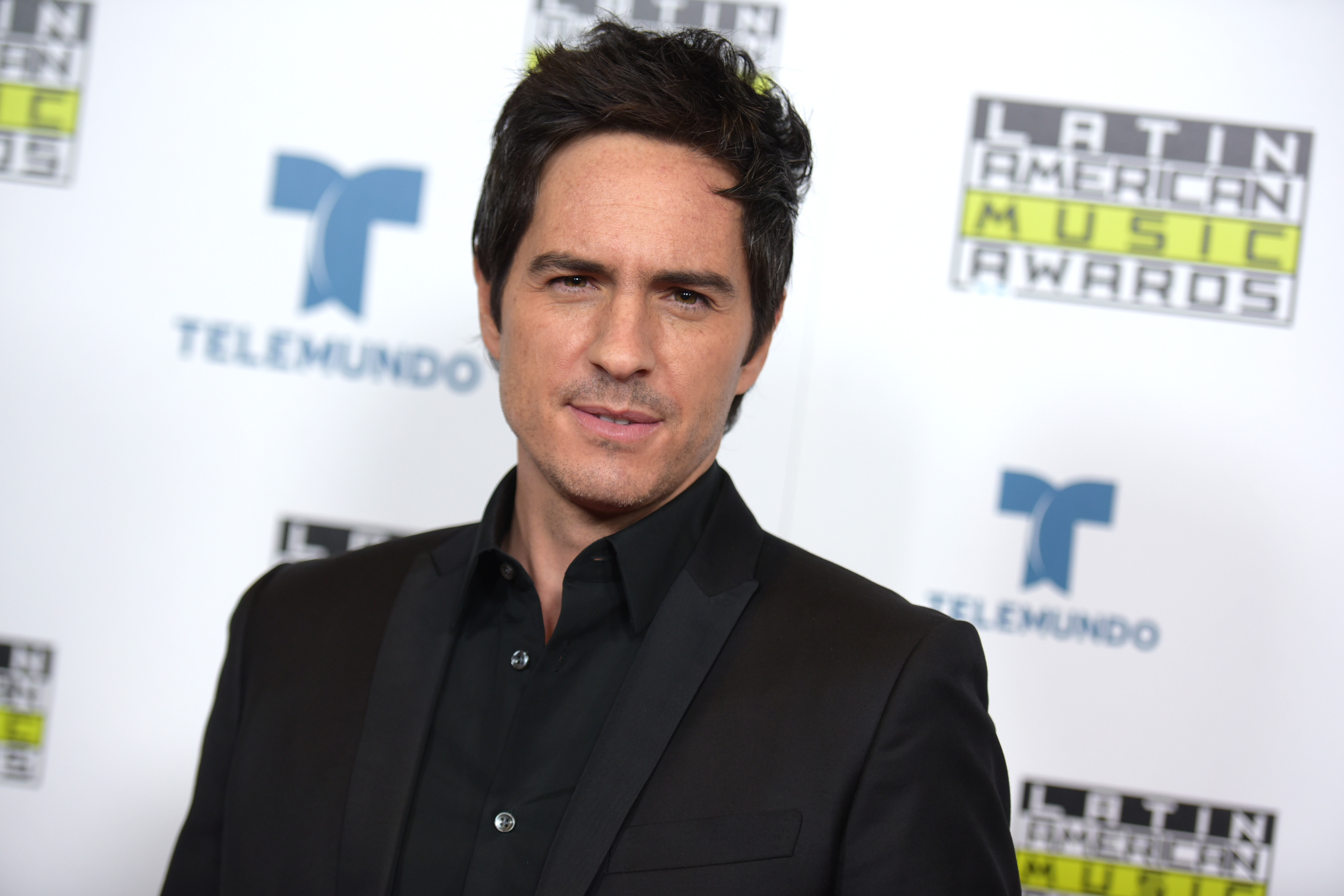 Mauricio Ochmann comparte la historia de su adopción y el intento por ...