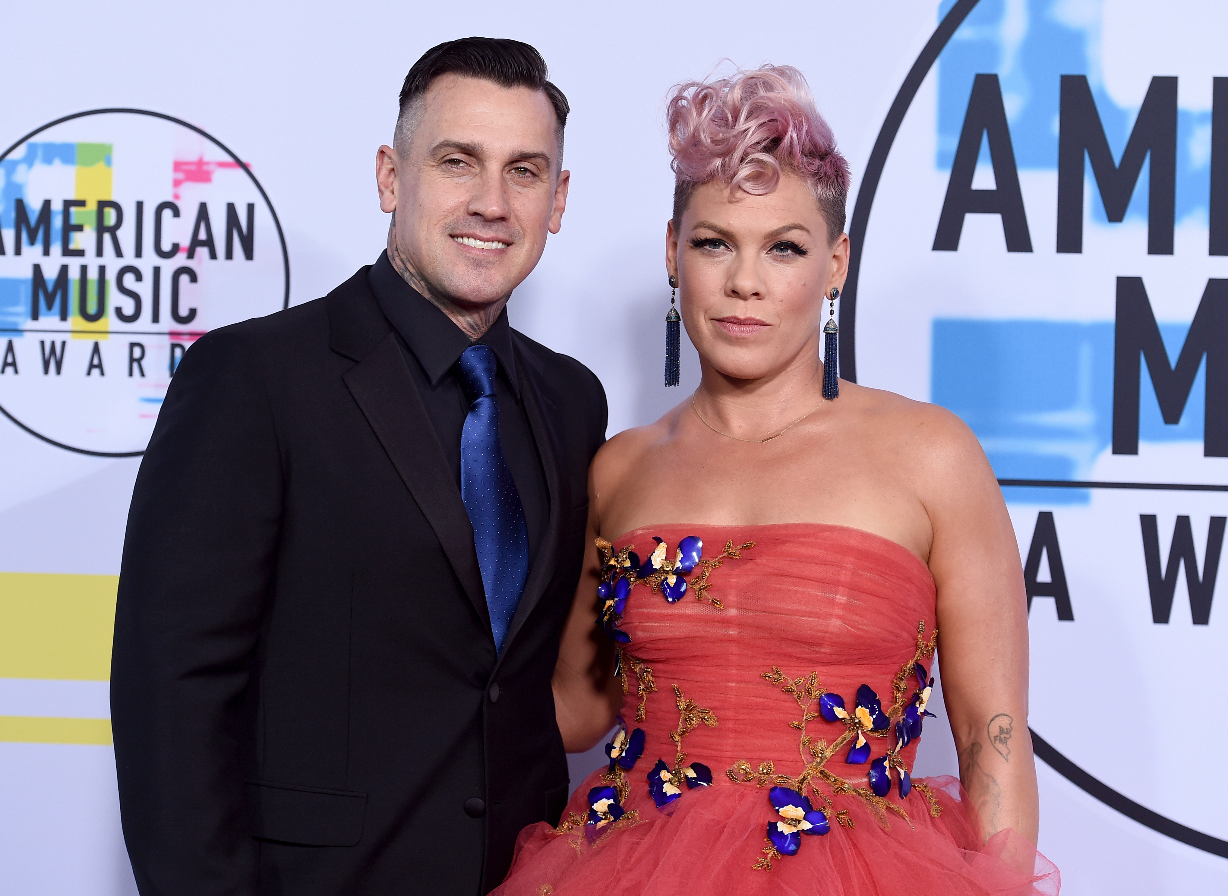 Pink niega que ella y su esposo Carey Hart estén en proceso de divorcio ...