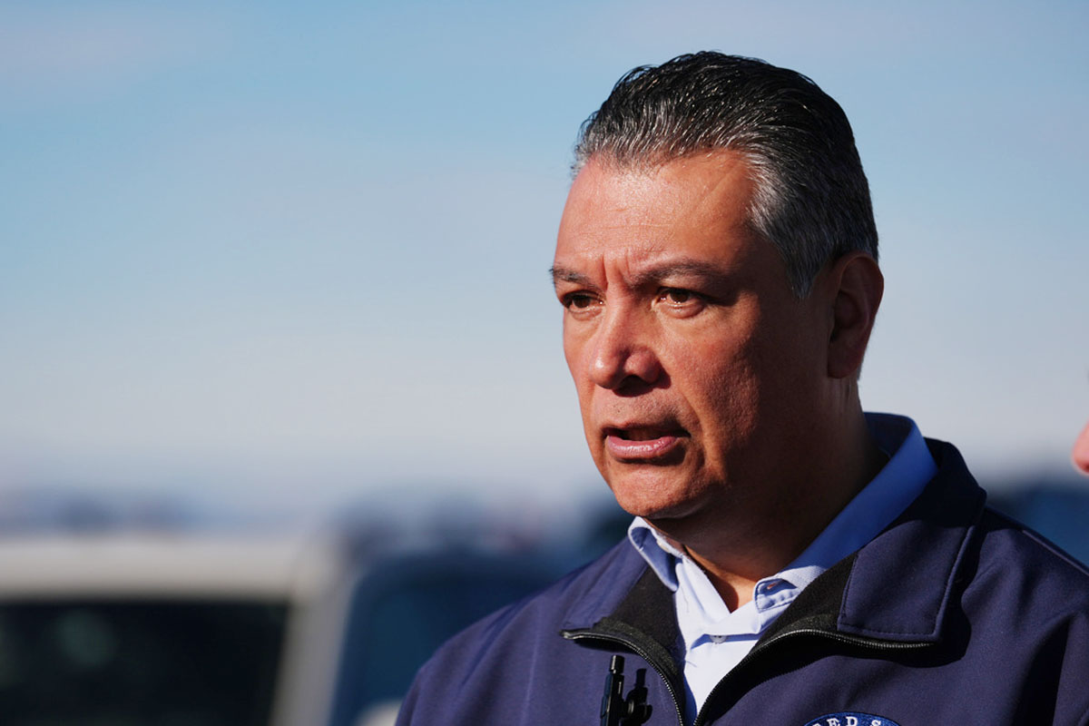 Alex Padilla aboga por mantener vigente el derecho constitucional a la ...