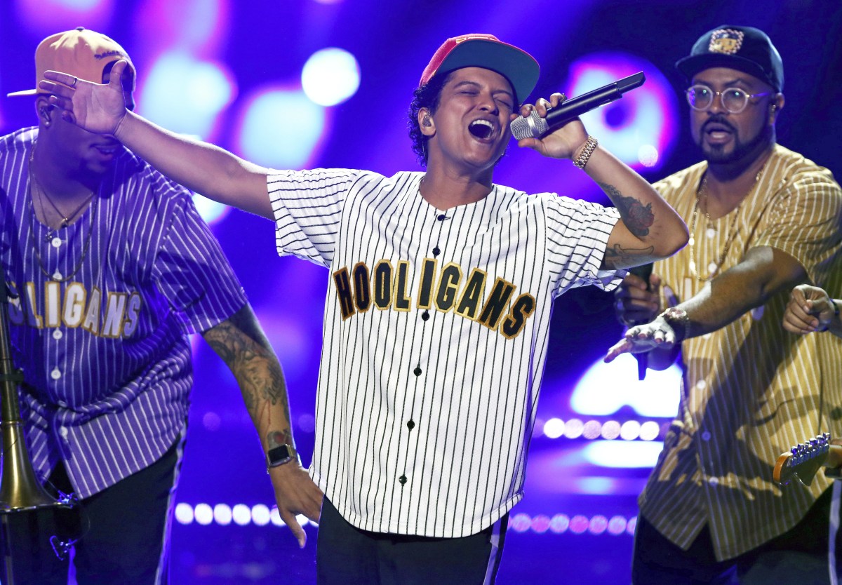 El nuevo álbum de Bruno Mars 'The Romantic' debuta como número uno en ...