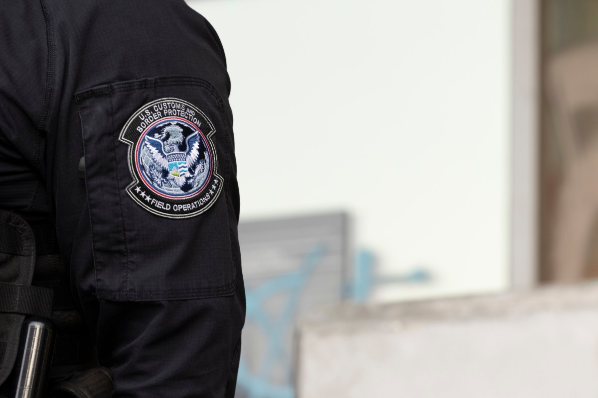 Trabajadores inmigrantes demandan a la CBP por revocar sus ...
