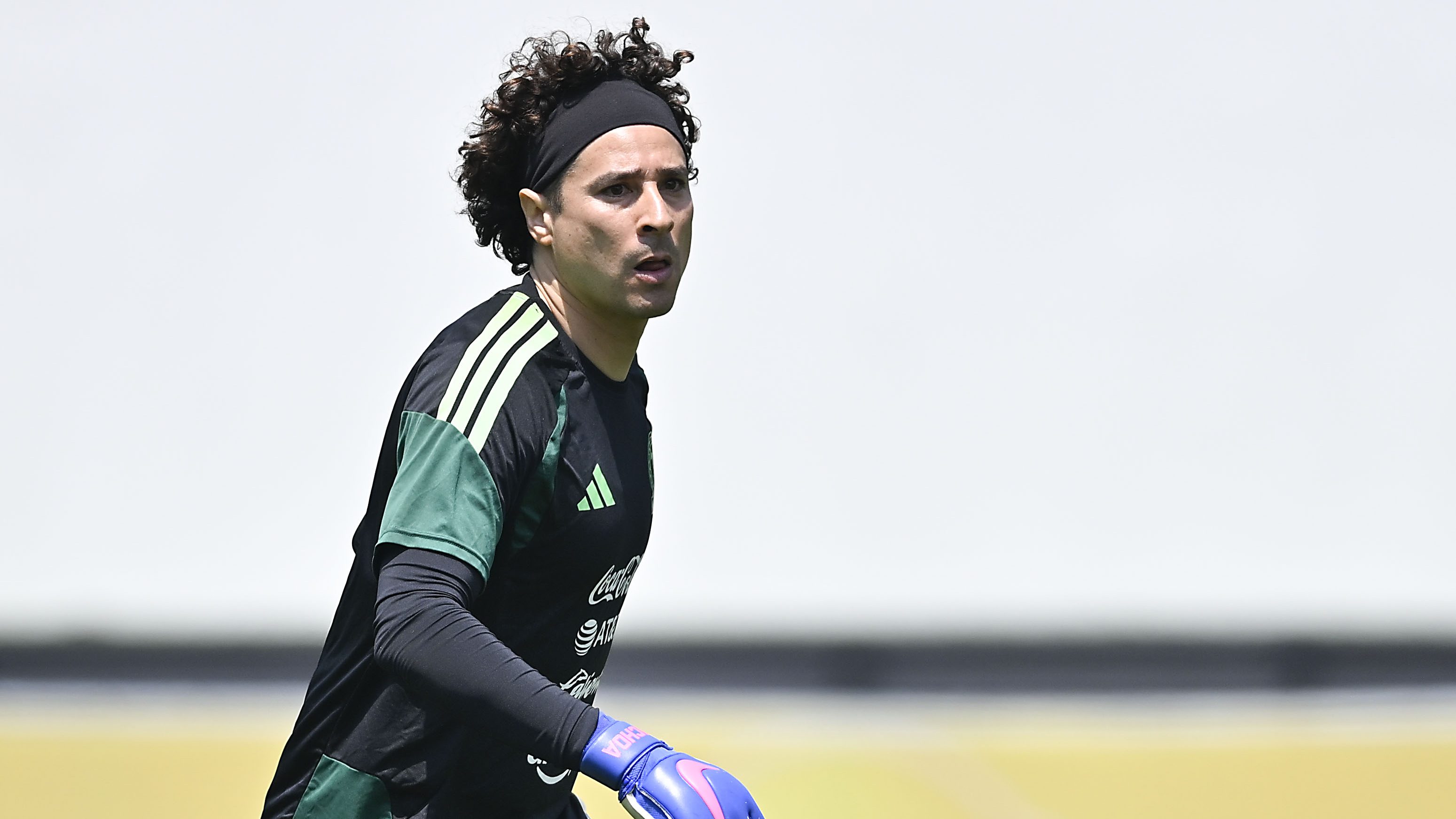 Aguirre defendió convocatoria de Memo Ochoa, pero no le garantiza la ...