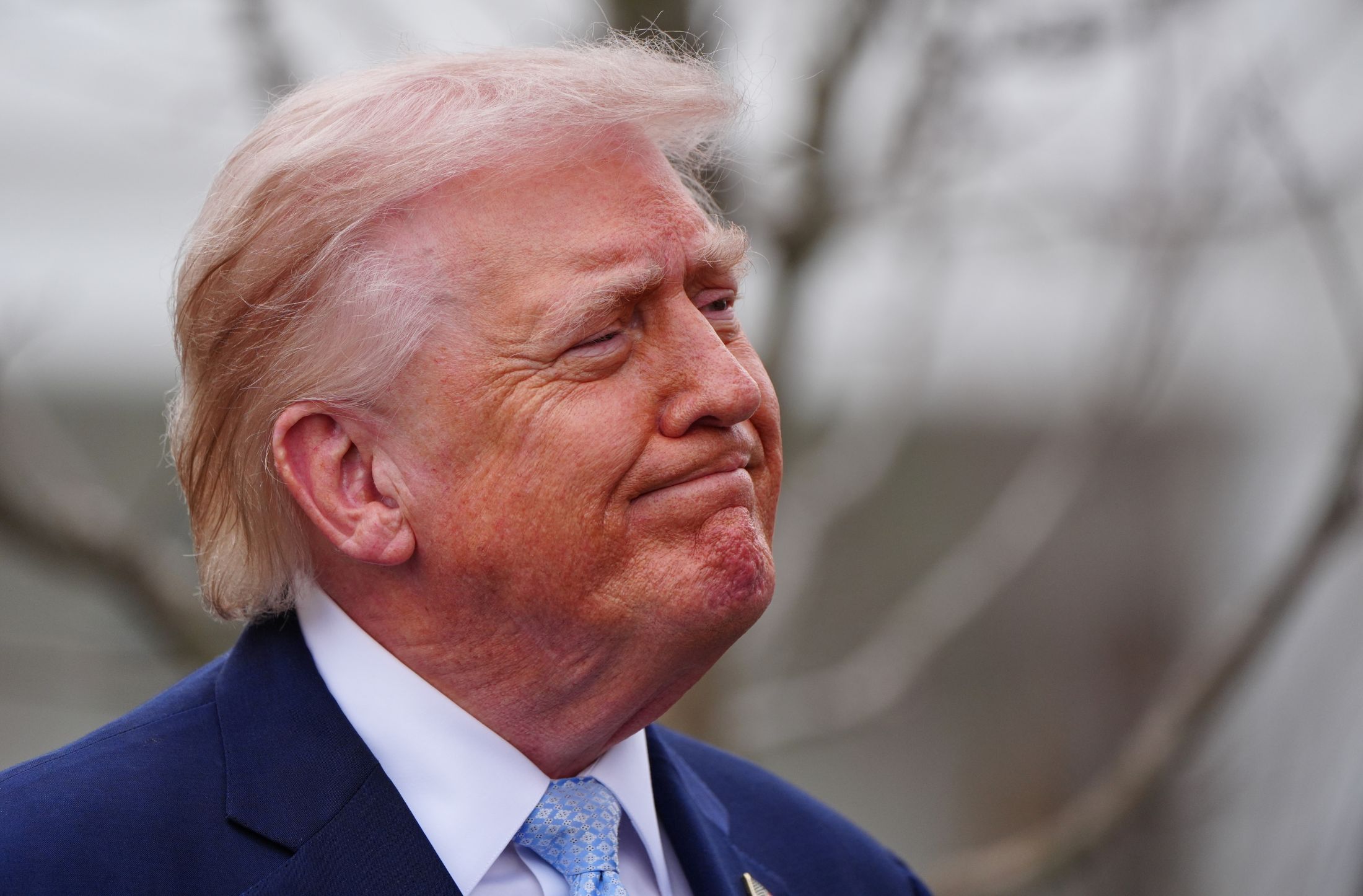 Aprueban moneda de oro con imagen de Trump por los 250 años de EE.UU ...