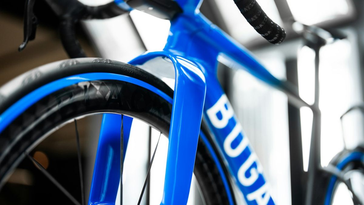 Bugatti se pasa a las bicicletas y apunta al lujo extremo por $20,000 ...