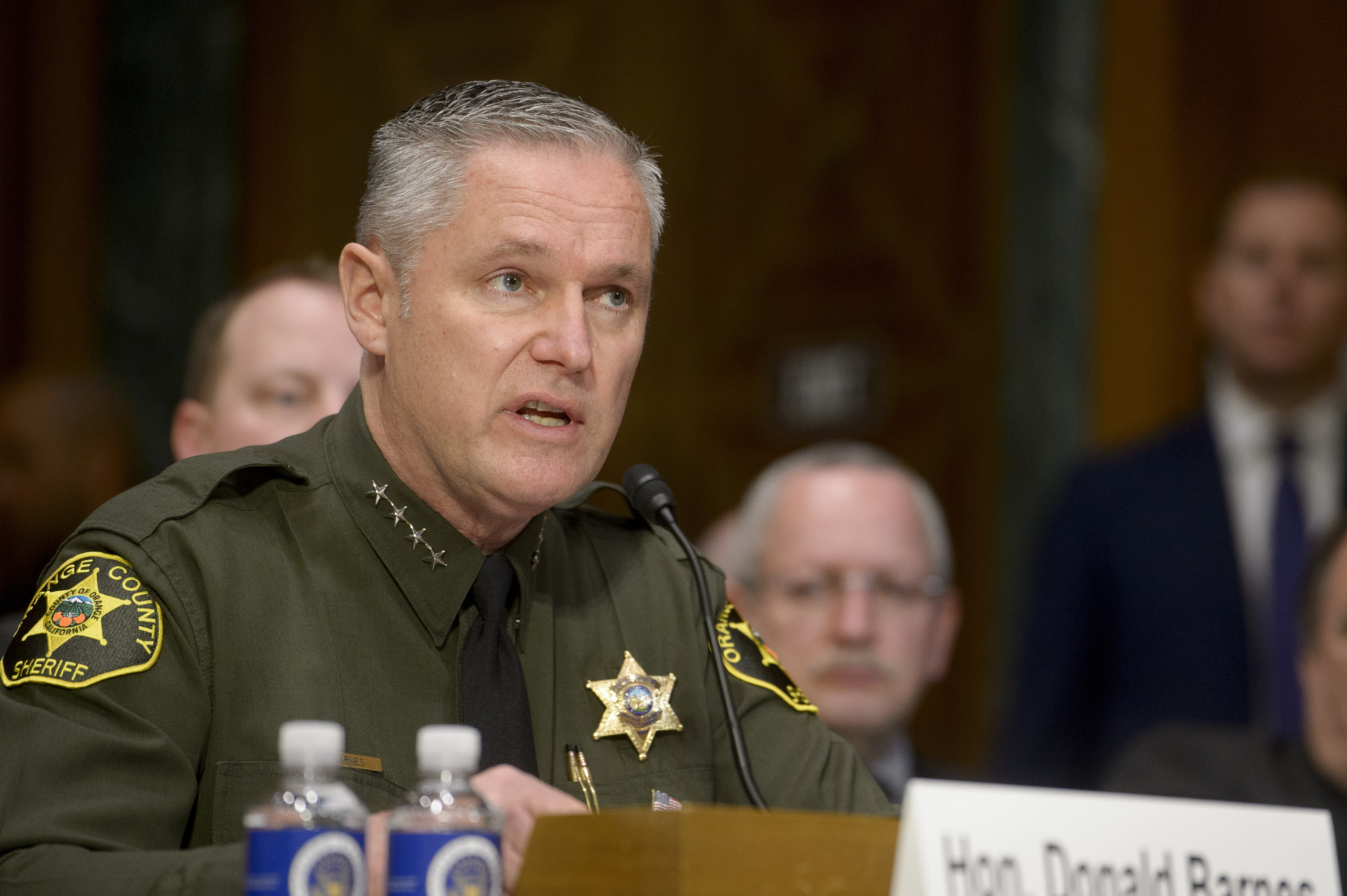 El OCSD transfiere 239 personas a ICE en Orange - La Opinión