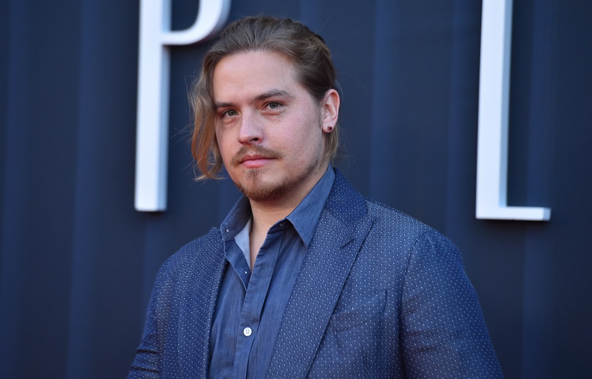 Dylan Sprouse se enfrentó a un intruso que intentó entrar a su mansión ...
