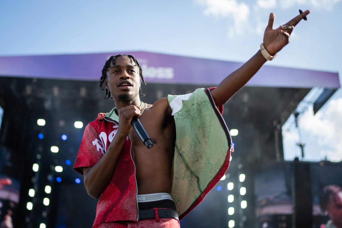 El rapero Lil Tjay fue arrestado tras el tiroteo a Offset - La Opinión