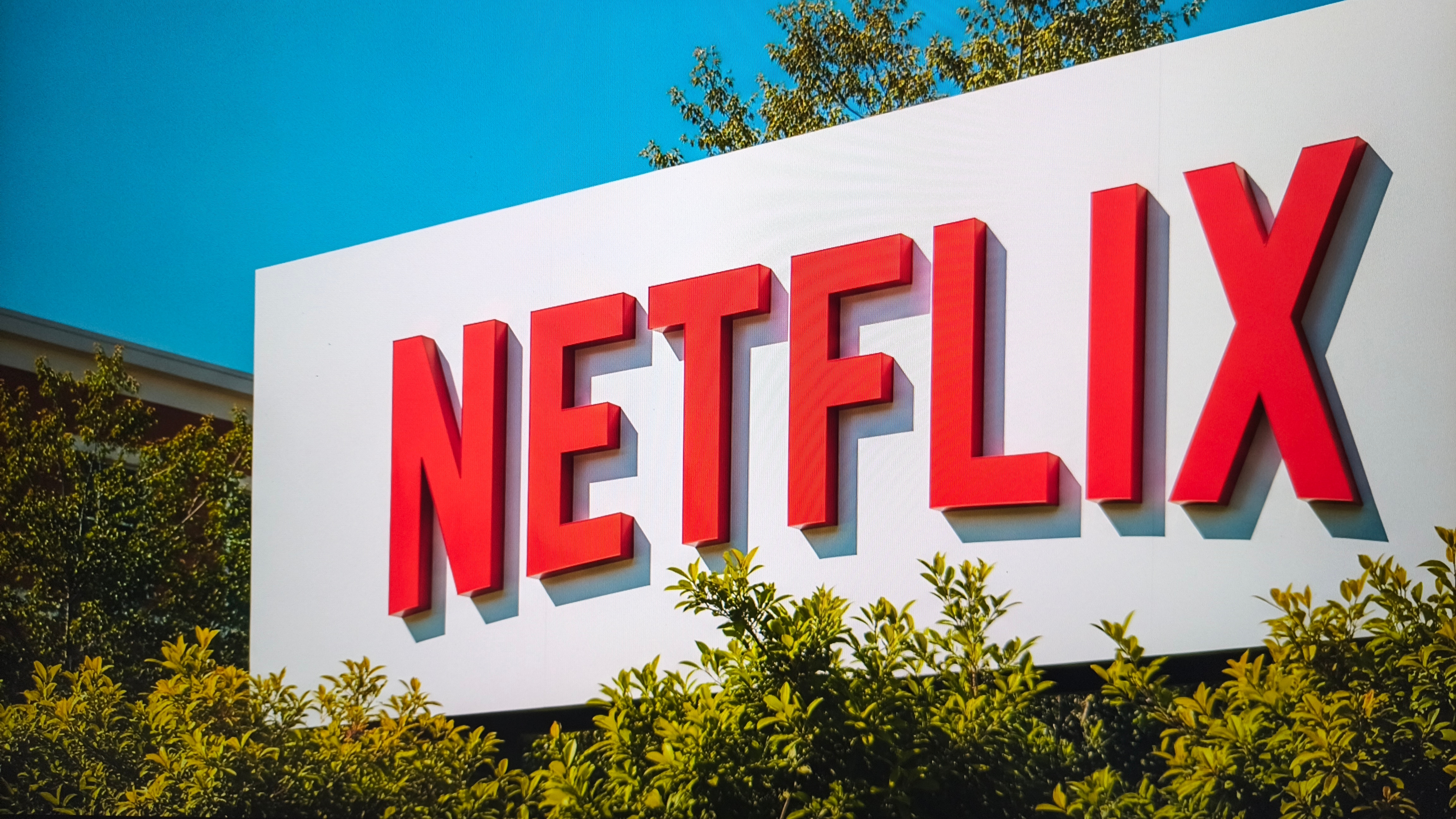 Netflix revela el primer vistazo a “The Boroughs”, la nueva serie de ...