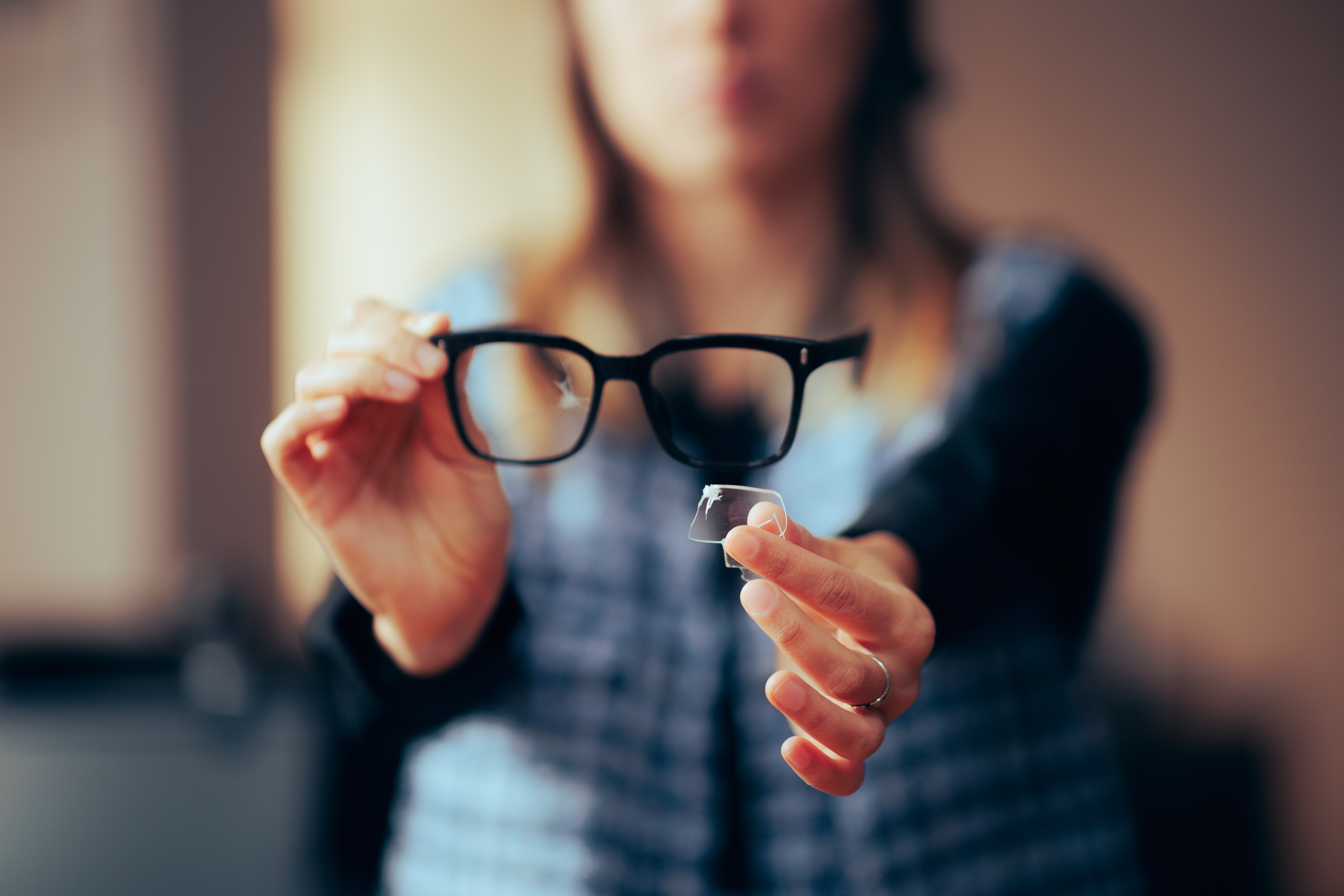 Qué hacer con unos lentes viejos: 4 trucos caseros para aprovecharlos ...