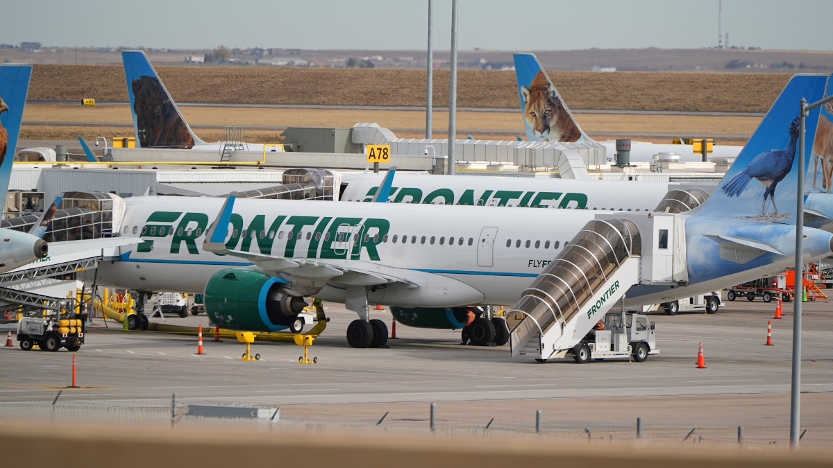 Un avión de Frontier atropelló a una persona cuando despegaba de Denver ...