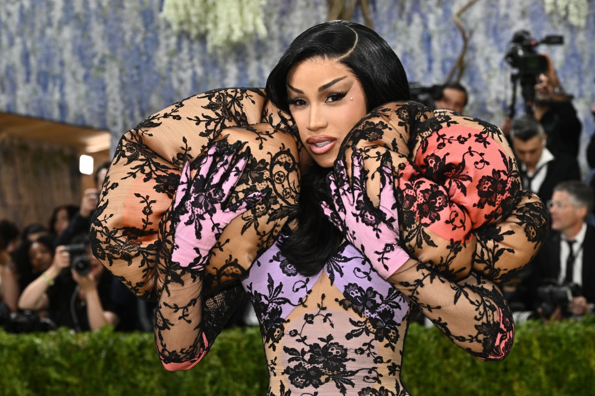 Cardi B y Stefon Diggs se muestran cariñosos en evento y encienden ...