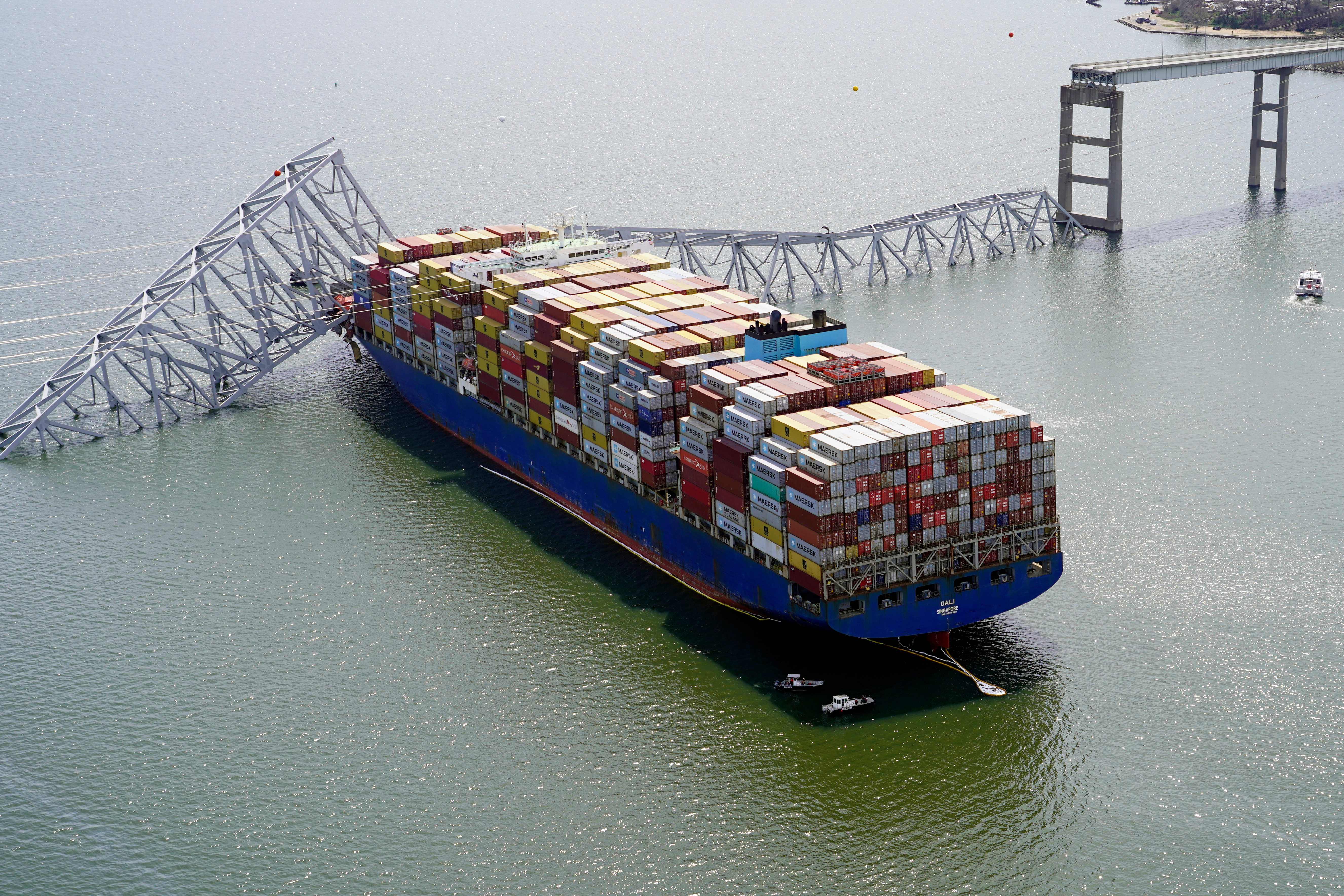 DOJ acusa a naviera de Singapur por el derrumbe mortal del puente de ...