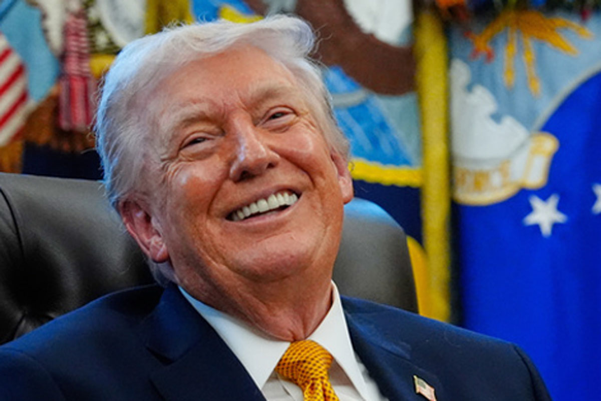 Donald Trump publica un video donde arroja a un expresentador de TV a ...