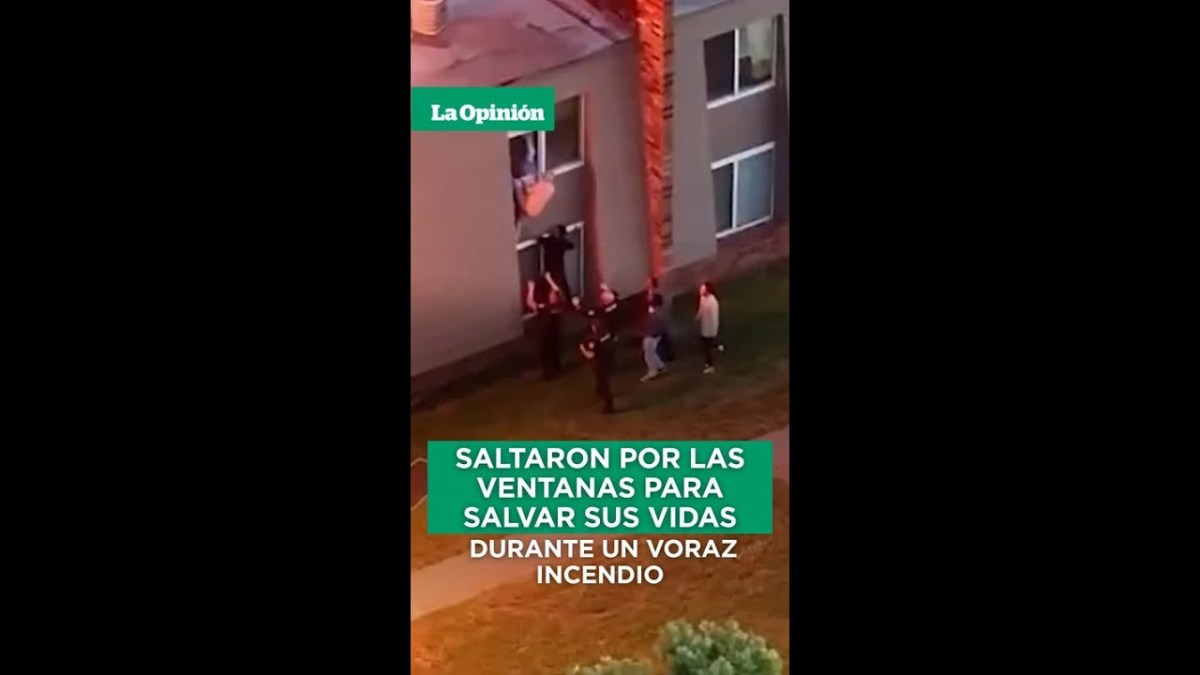 Atrapados por el fuego saltan por las ventanas para salvarse en ...